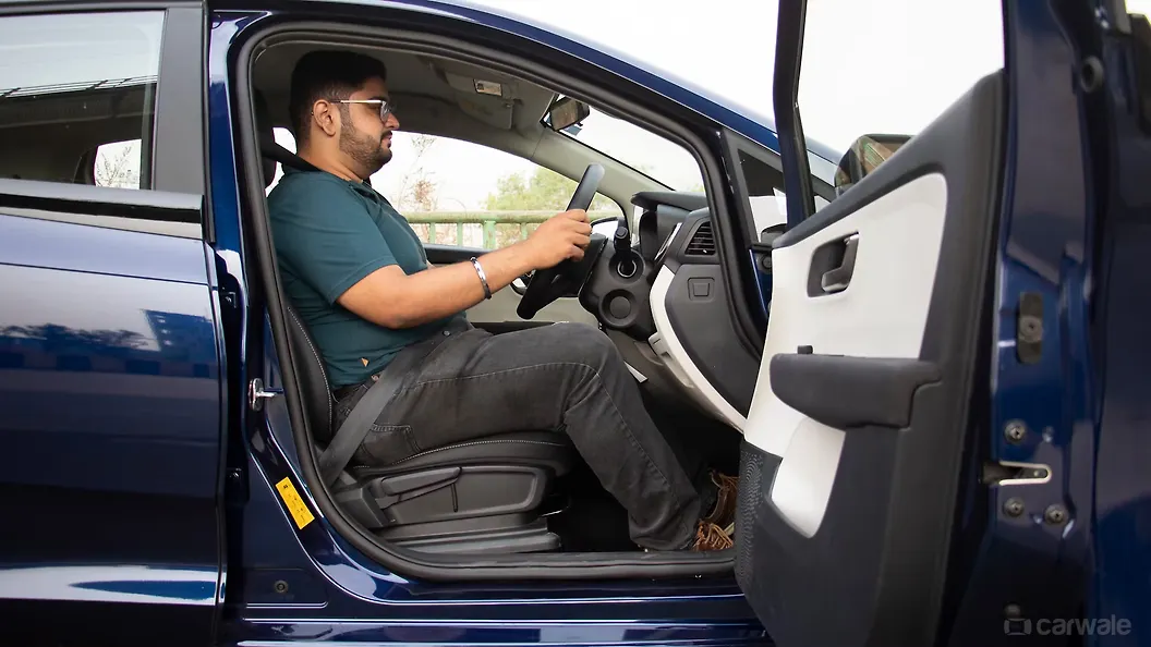 Altroz Front Row Seats Image, Altroz Photos in India - CarWale