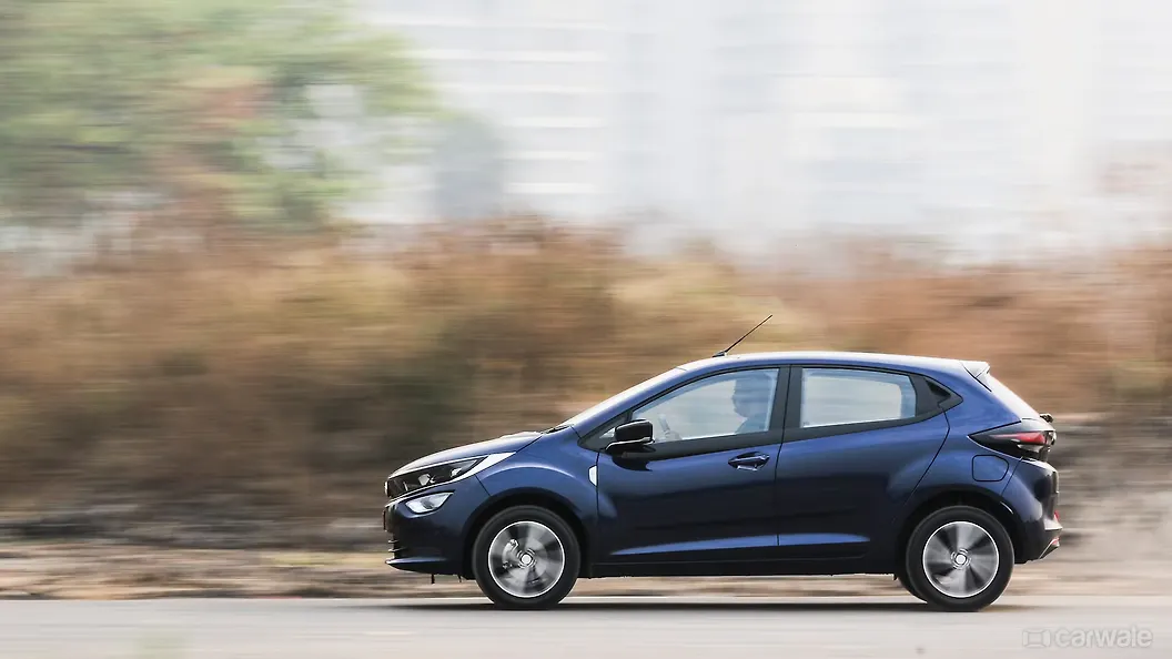 Altroz Left Side View Image, Altroz Photos in India - CarWale