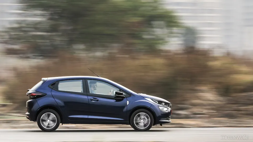 Altroz Right Side View Image, Altroz Photos in India - CarWale