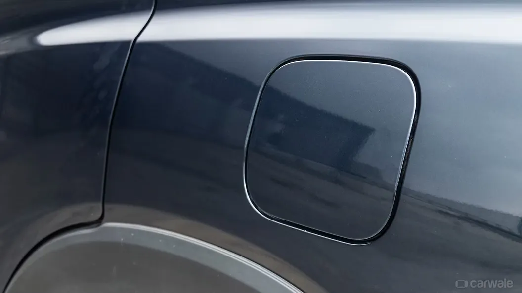 Innova Hycross Closed Fuel Lid Image, Innova Hycross Photos in India ...