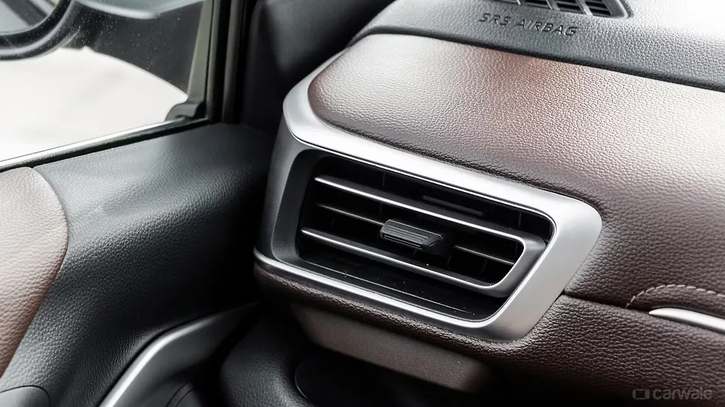 Innova Hycross Front Passenger Air Vent Image, Innova Hycross Photos in ...