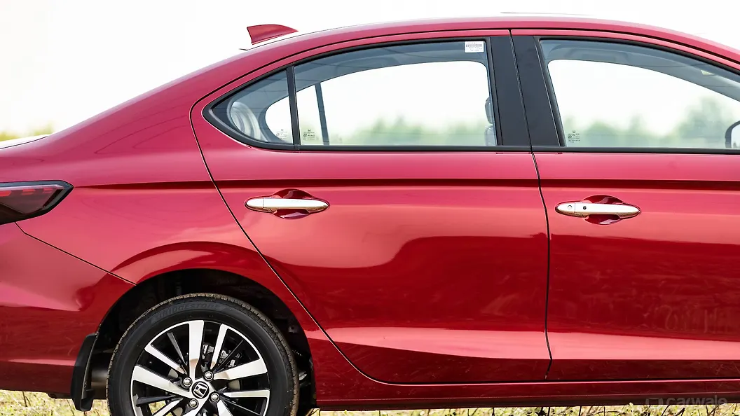 City Hybrid eHEV Rear Signal/Blinker Light Image, City Hybrid eHEV ...