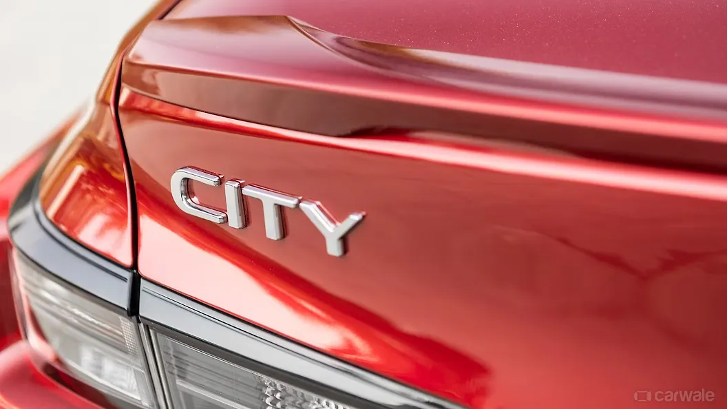 City Hybrid eHEV Blinker Image, City Hybrid eHEV Photos in India - CarWale