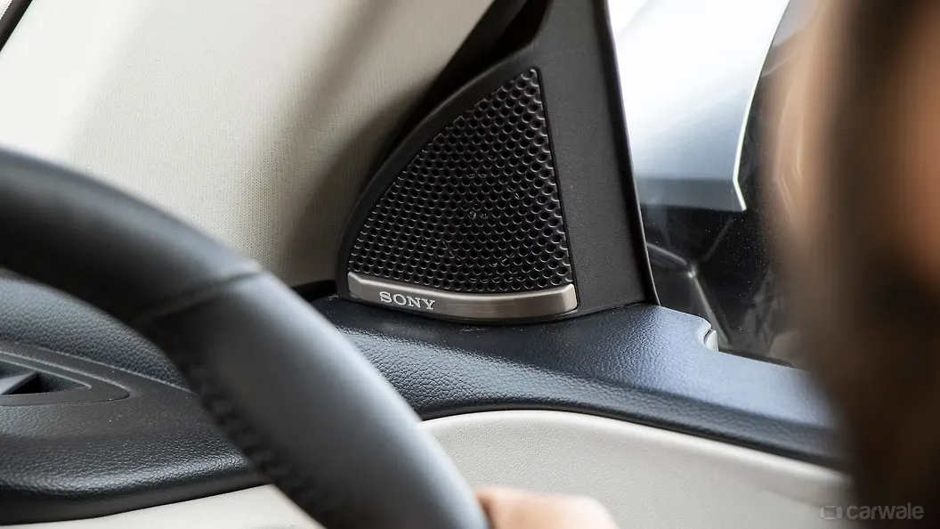 XUV700 Front Tweeters Image, XUV700 Photos in India - CarWale