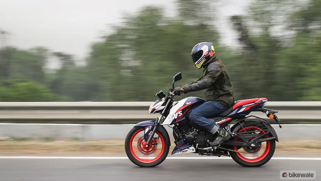 TVS Apache RTR 165RP Rear View Image – BikeWale