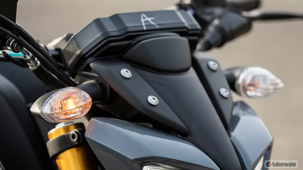 Yamaha MT 15 V2 Rear View Mirror Image – BikeWale