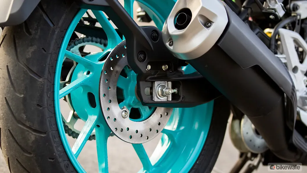 Yamaha MT 15 V2 Self Start Switch Image – BikeWale