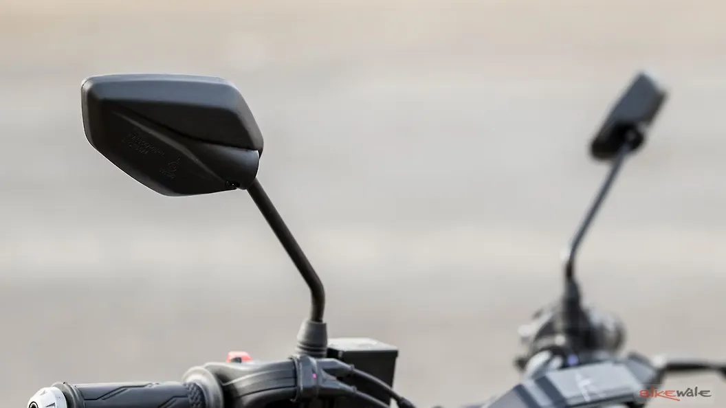 Yamaha MT 15 V2 Rear View Mirror Image – BikeWale