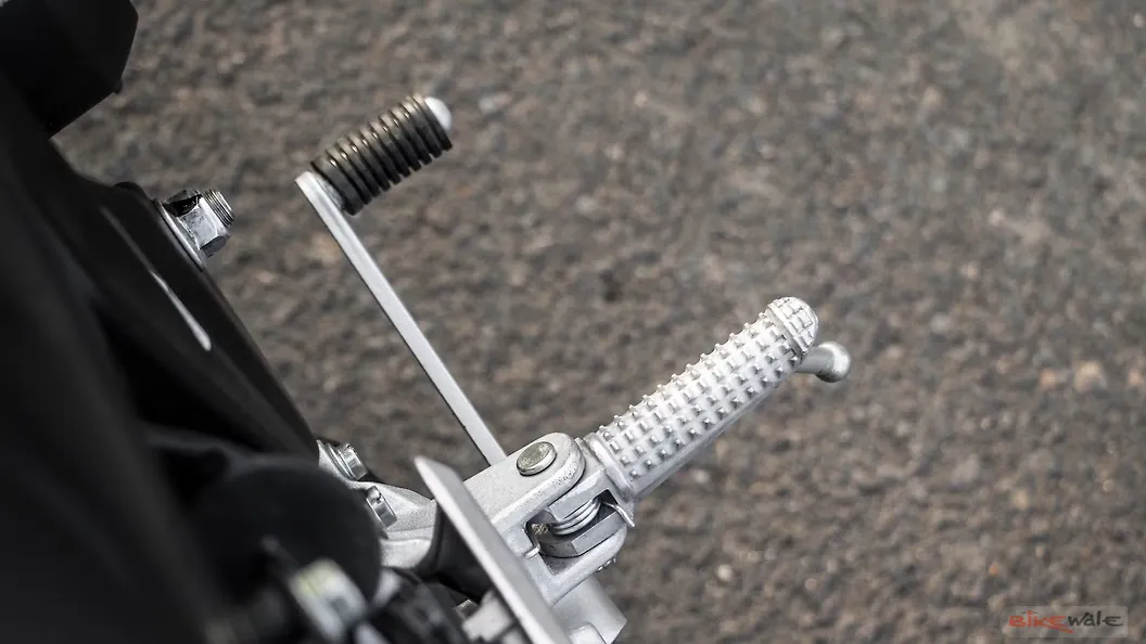 Yamaha MT 15 V2 Side Stand Image – BikeWale