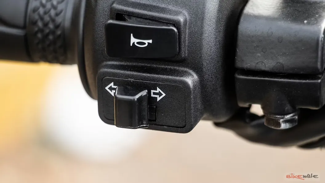 Yamaha MT 15 V2 Horn Button Image – BikeWale