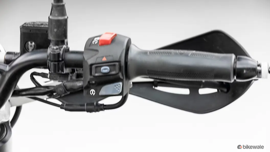 Yezdi Scrambler Hand Guards Image – BikeWale