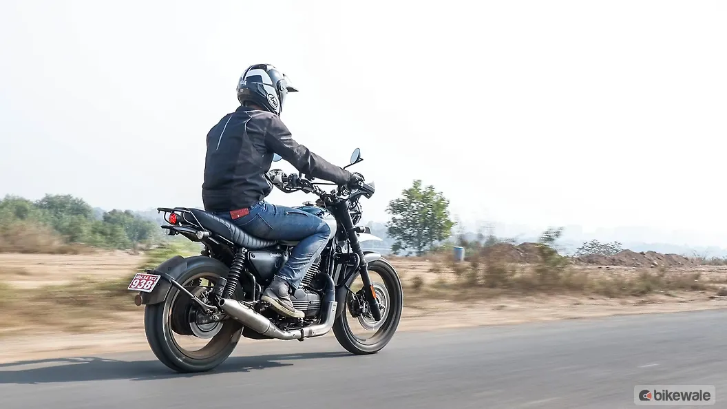 Royal Enfield Scram 411 Rear View Image – BikeWale