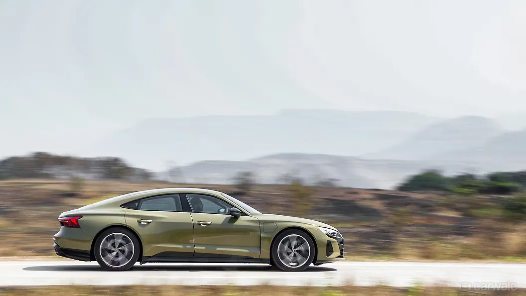 e-tron GT Right Side View Image, e-tron GT Photos in India - CarWale