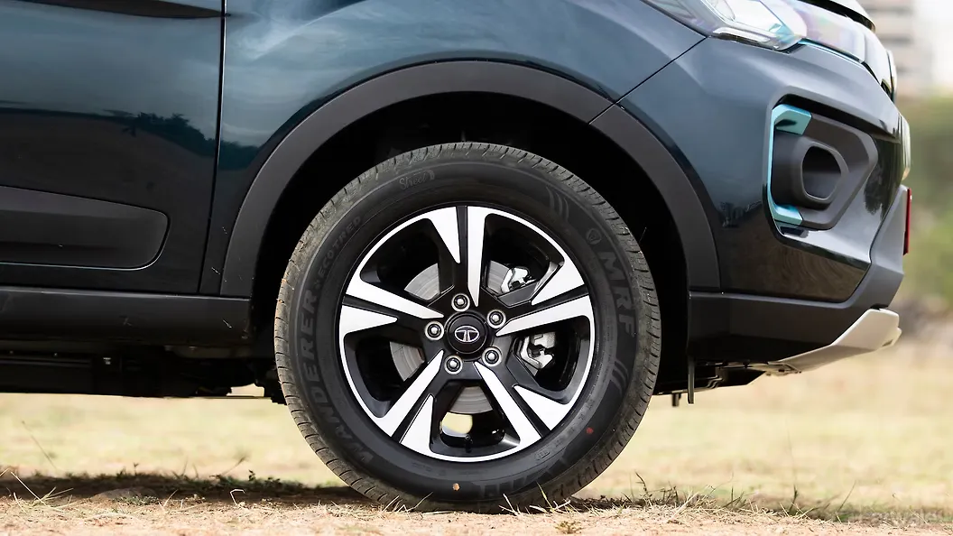 Nexon EV Max Front Fender Image, Nexon EV Max Photos in India - CarWale