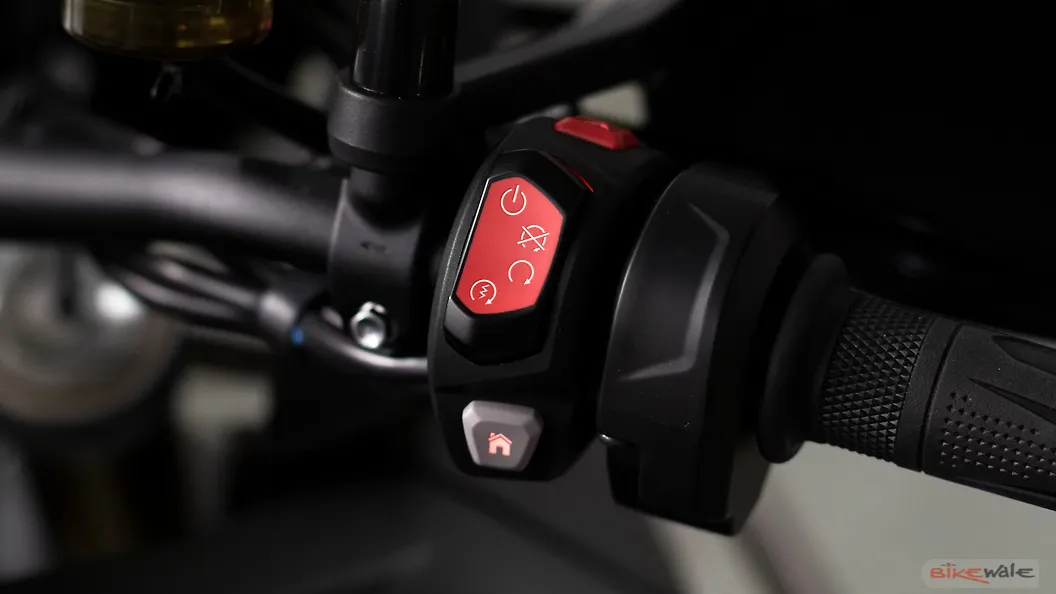Triumph Tiger 1200 Heated Handlebar Grips Switch Image – BikeWale