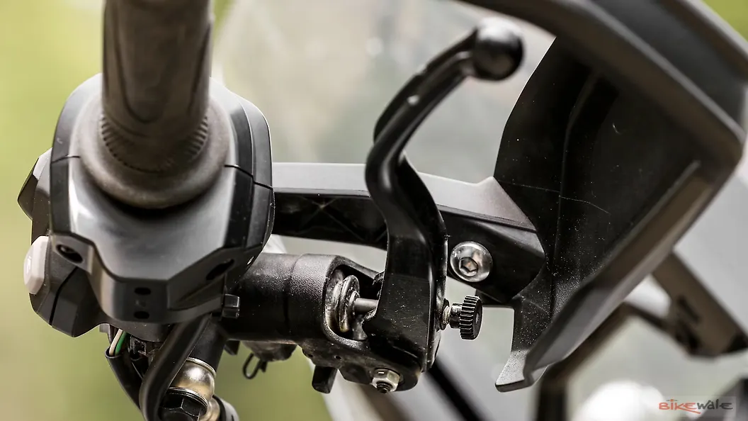 Triumph Tiger 1200 Gear Lever Adjustment Image – BikeWale