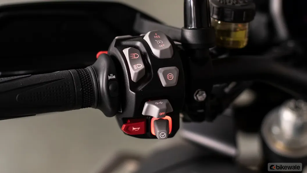 Triumph Tiger 1200 Heated Handlebar Grips Switch Image – BikeWale