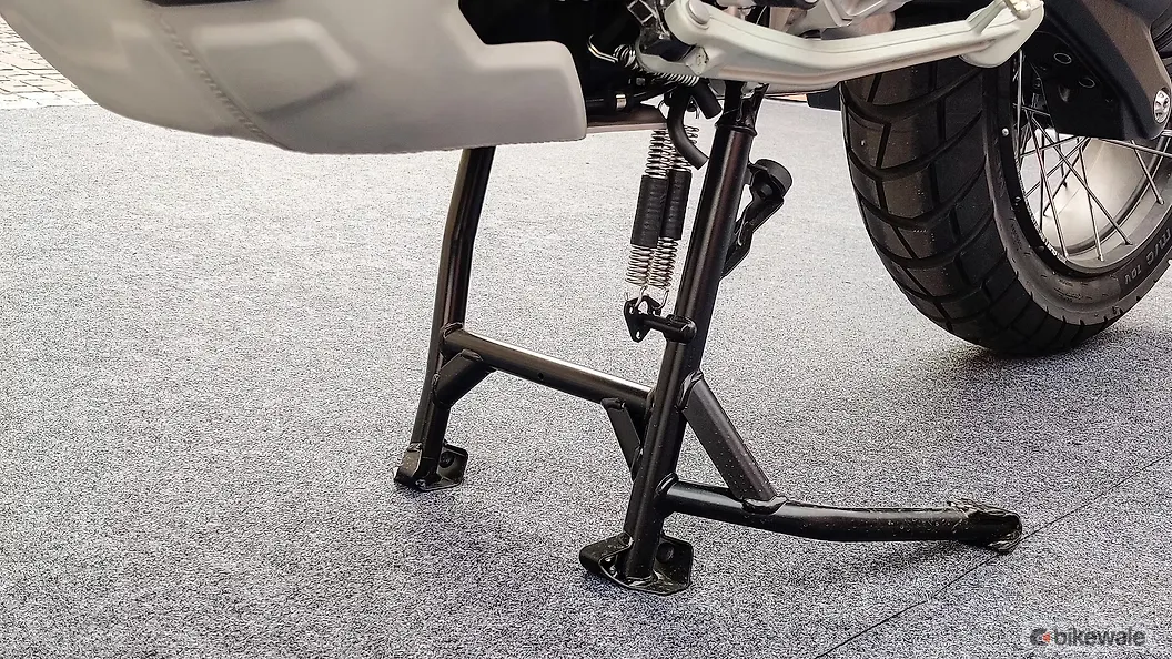 Triumph Tiger 1200 Side Stand Image – BikeWale