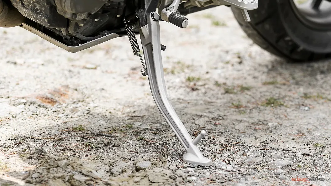 Triumph Tiger 1200 Side Stand Image – BikeWale