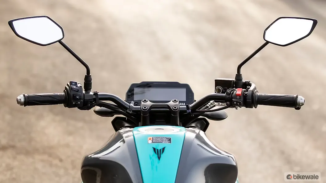 Yamaha MT 15 V2 Multifunction Switchgear Right Image – BikeWale
