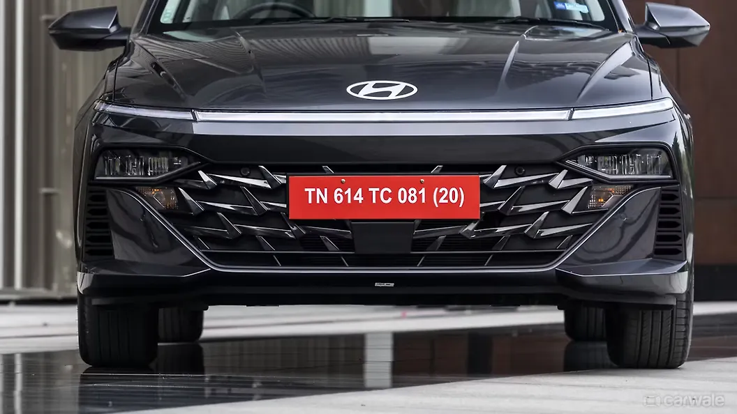 Verna Grille Image, Verna Photos in India - CarWale