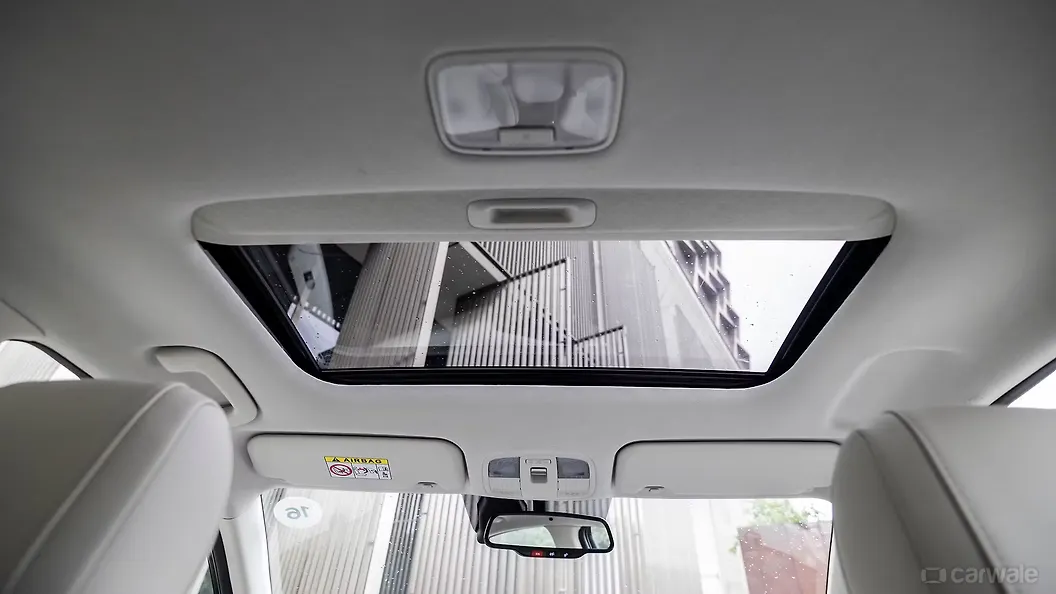 Verna Inner Car Roof Image, Verna Photos in India - CarWale