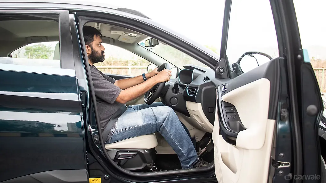 Nexon EV Max Right Side View Image, Nexon EV Max Photos in India - CarWale