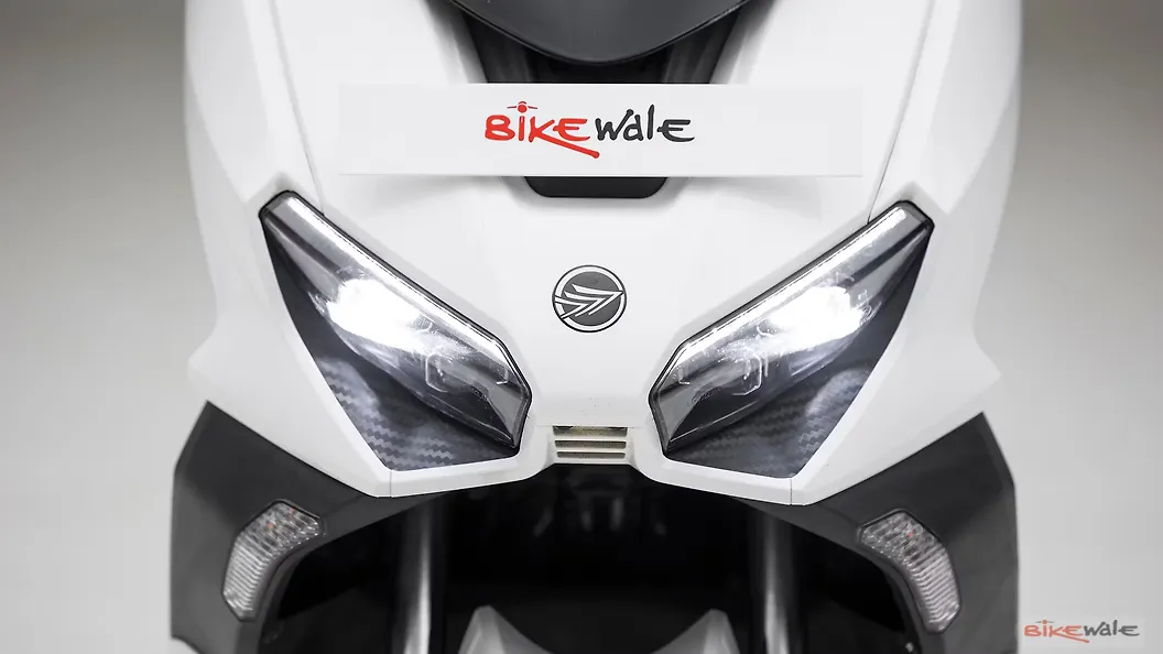 Keeway Vieste 300 Center Stand Image – BikeWale