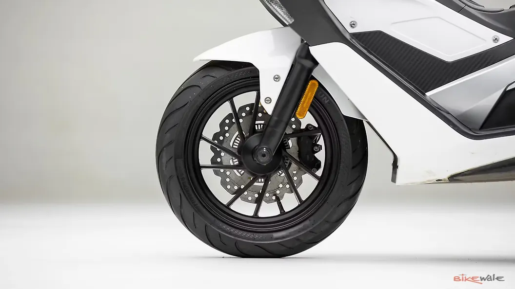 Keeway Vieste 300 Handlebar Image – BikeWale