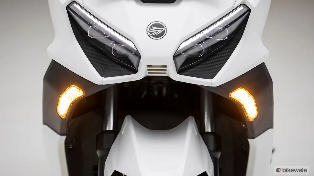 Keeway Vieste 300 Center Stand Image – BikeWale