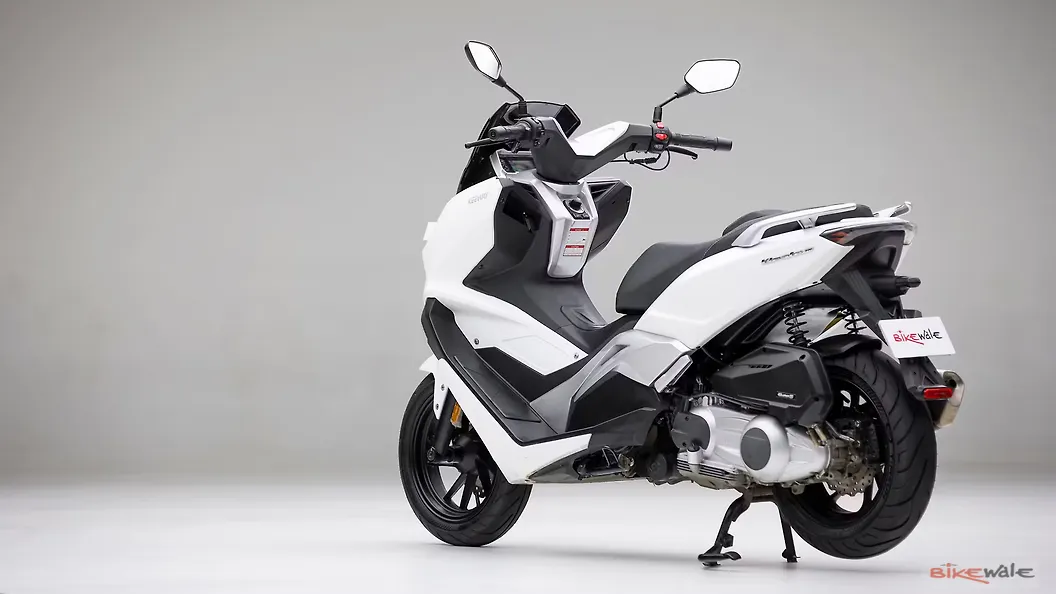 Images of Keeway Vieste 300 | Photos of Vieste 300 - BikeWale