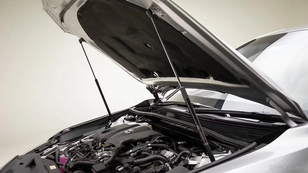 Camry Engine Shot Image, Camry Photos in India - CarWale