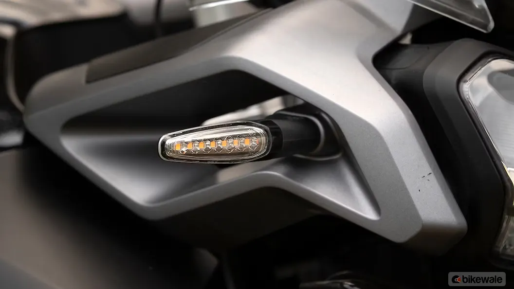 Triumph Tiger 1200 Front Turn Indicators Image – BikeWale