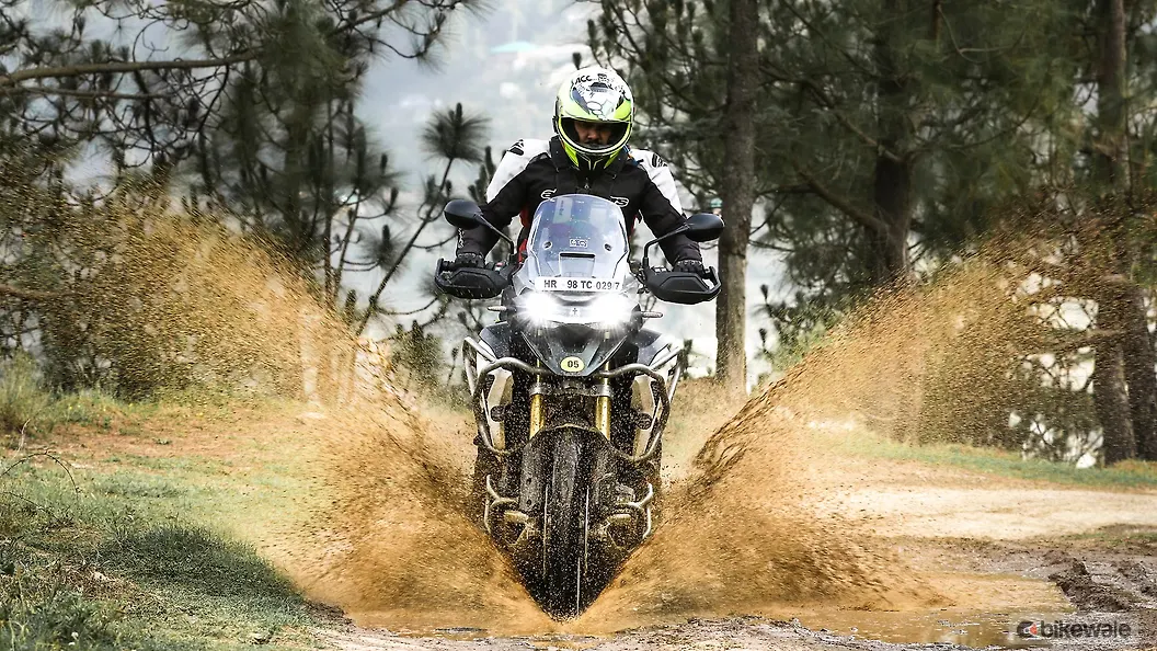 Triumph Tiger 1200 Front View Image – BikeWale