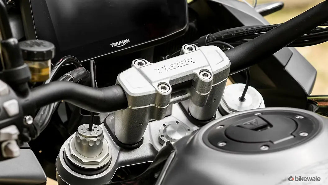 Triumph Tiger 1200 Handlebar Clamp Image – BikeWale