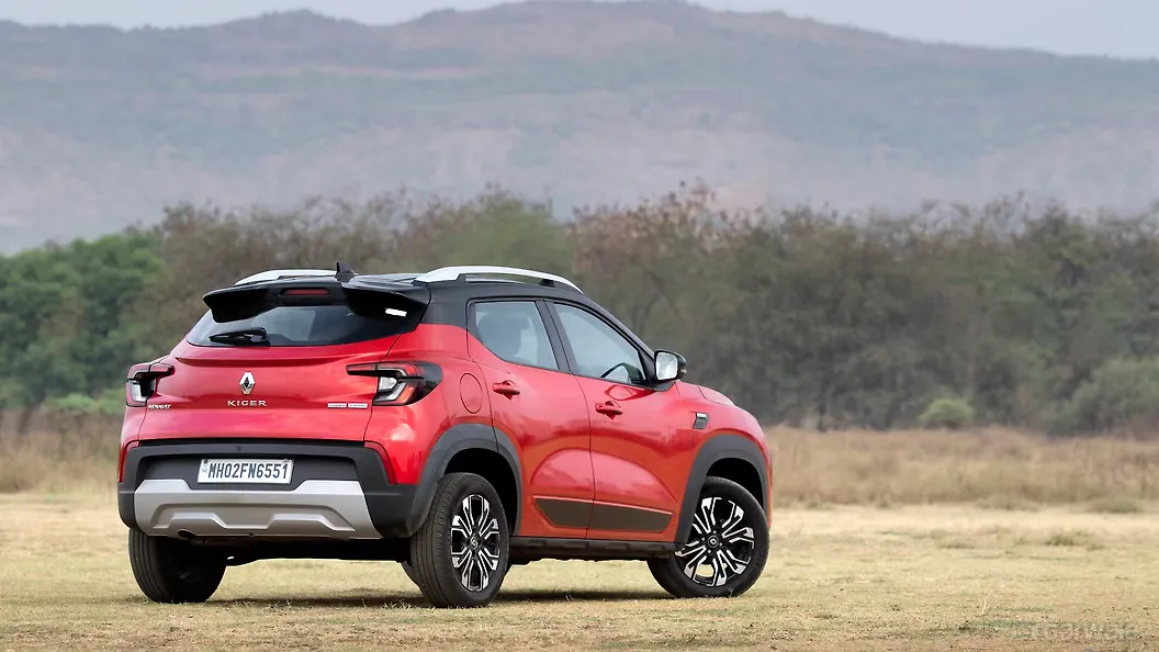 Magnite Right Rear Three Quarter Image, Magnite Photos in India - CarWale