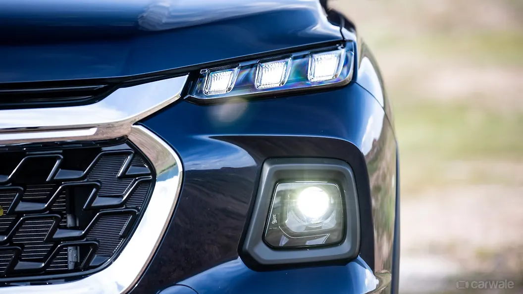 Grand Vitara Front Fog Lamp Image, Grand Vitara Photos in India - CarWale