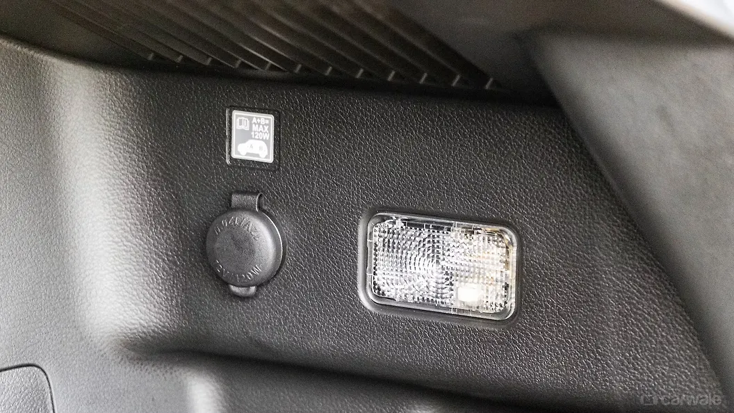 Grand Vitara Boot Light Image, Grand Vitara Photos in India - CarWale