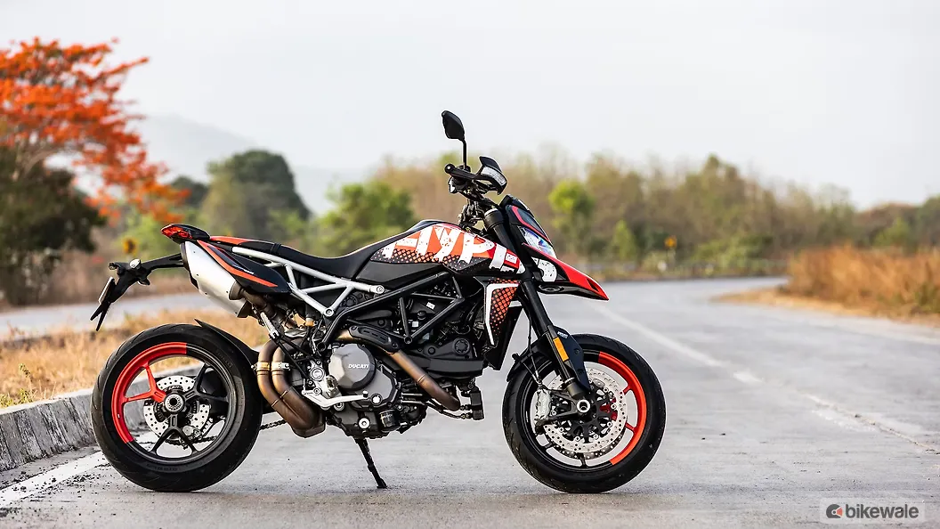 Ducati Hypermotard 950 Right Side View Image – BikeWale