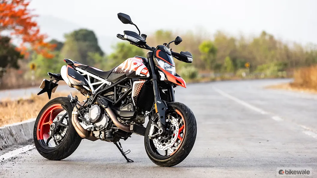 Images of Ducati Hypermotard 950 | Photos of Hypermotard 950 - BikeWale