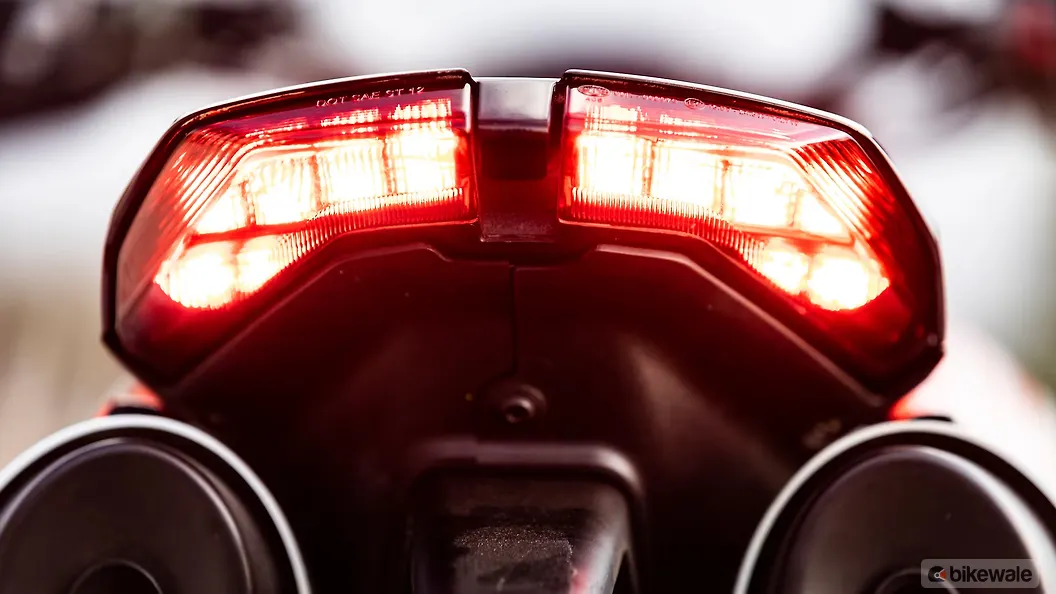 Ducati Hypermotard 950 Tail Light Image – BikeWale