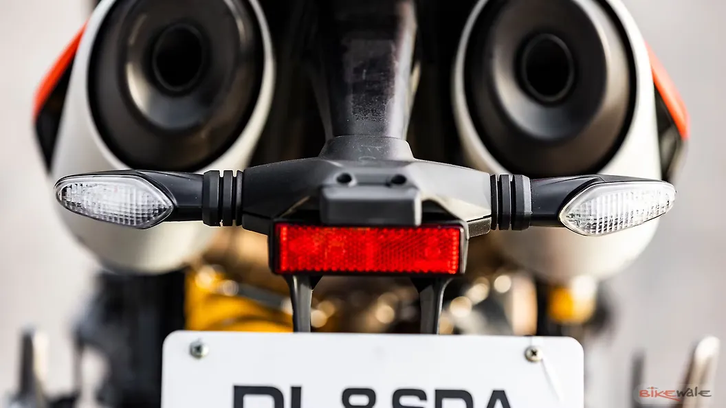 Ducati Hypermotard 950 Rear Reflex Reflector Image – BikeWale