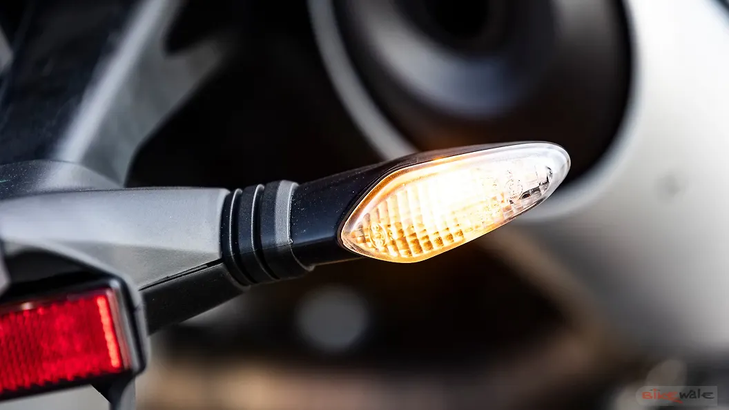 Ducati Hypermotard 950 TFT / Instrument Cluster Image – BikeWale