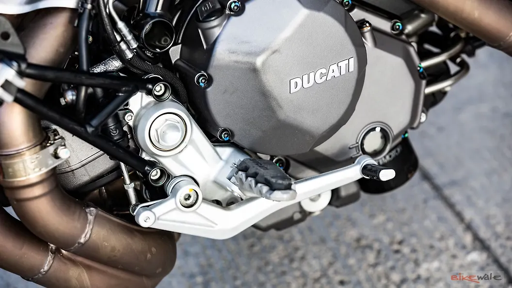 Ducati Hypermotard 950 Rider Footpeg Image – BikeWale