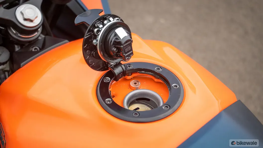 KTM RC 390 [2020] Fuel Tank Image – BikeWale