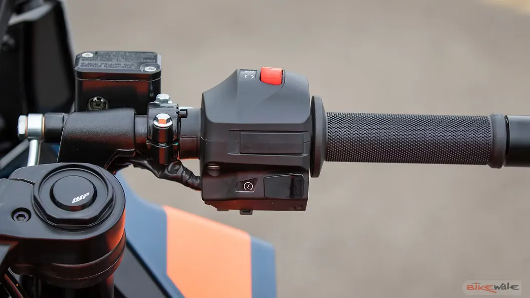 KTM RC 390 [2020] Left Side Multifunction Switchgear Image – BikeWale