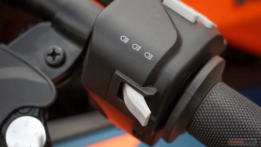 KTM RC 390 [2020] Handle Bar Image – BikeWale
