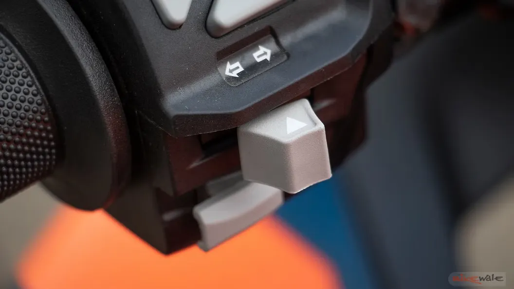 KTM RC 390 [2020] Handle Bar Image – BikeWale