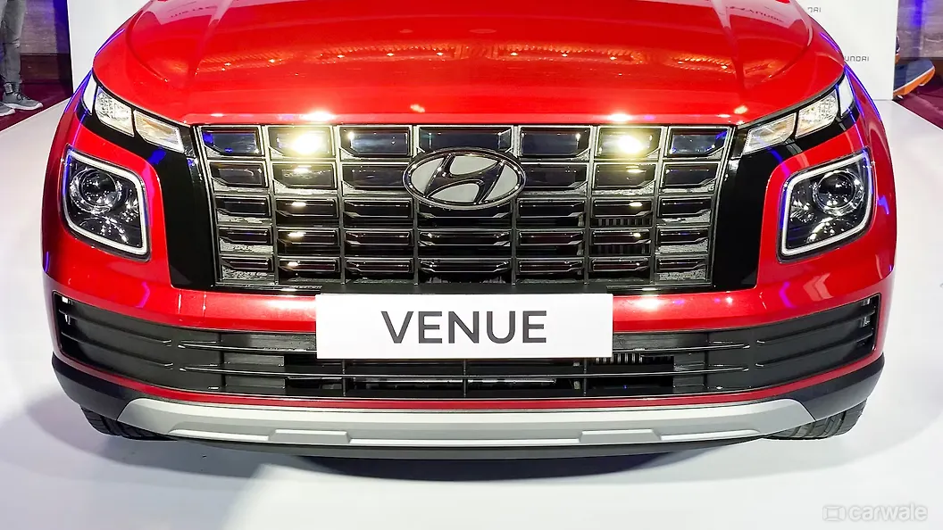 Venue Front View Image, Venue Photos in India - CarWale