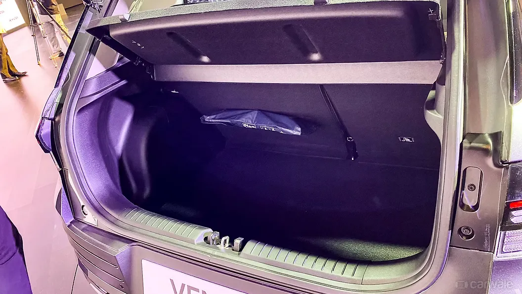 Venue Open Boot/Trunk Image, Venue Photos in India - CarWale